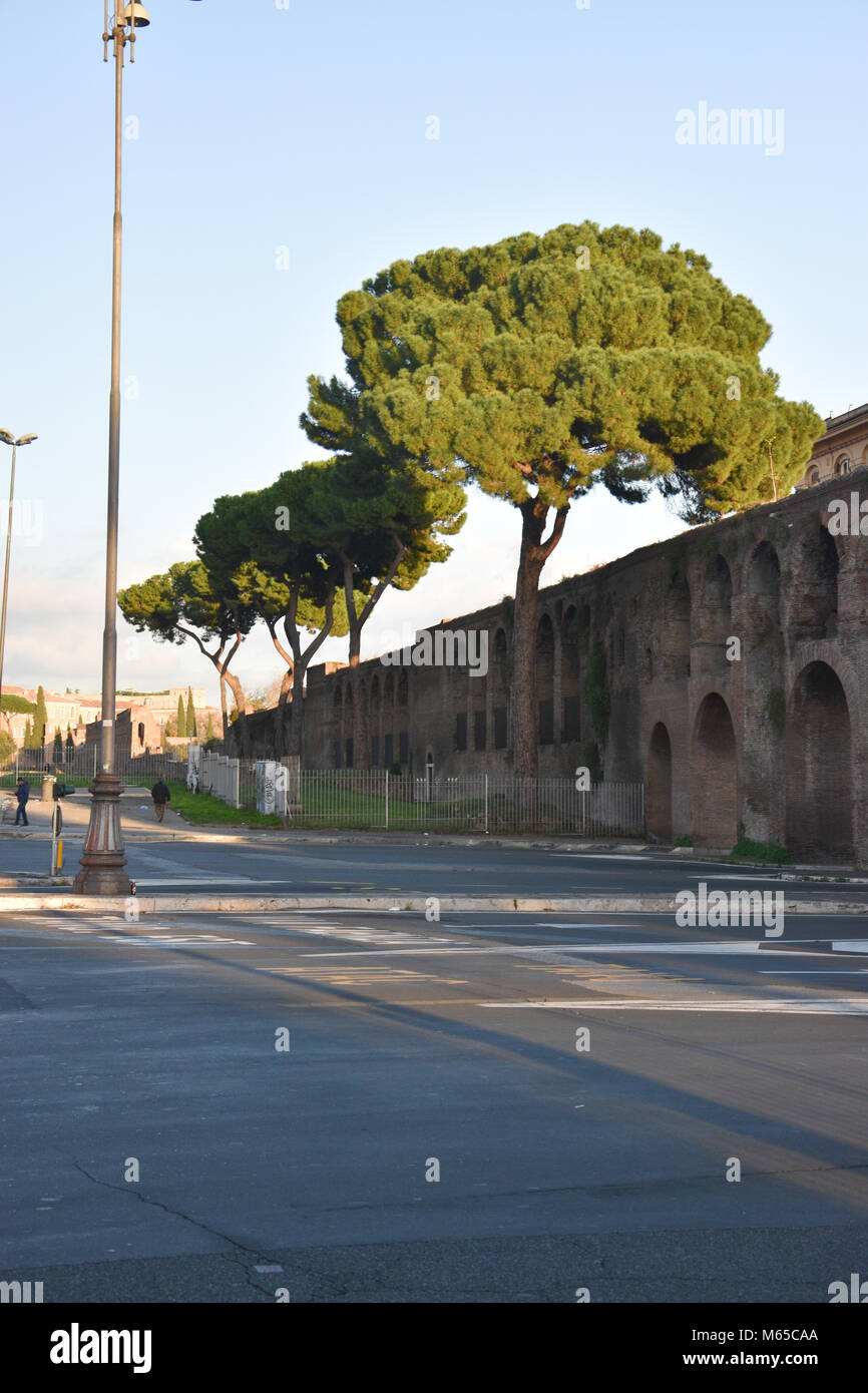 Aurelian Walls in Rome Stock Photo - Alamy