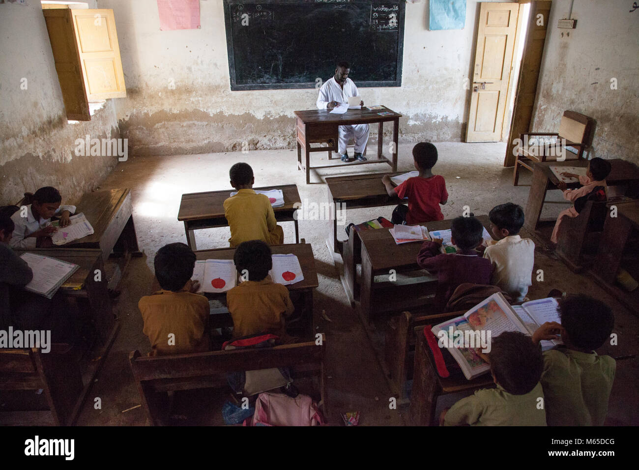 Pakistani education system hi-res stock photography and images - Alamy