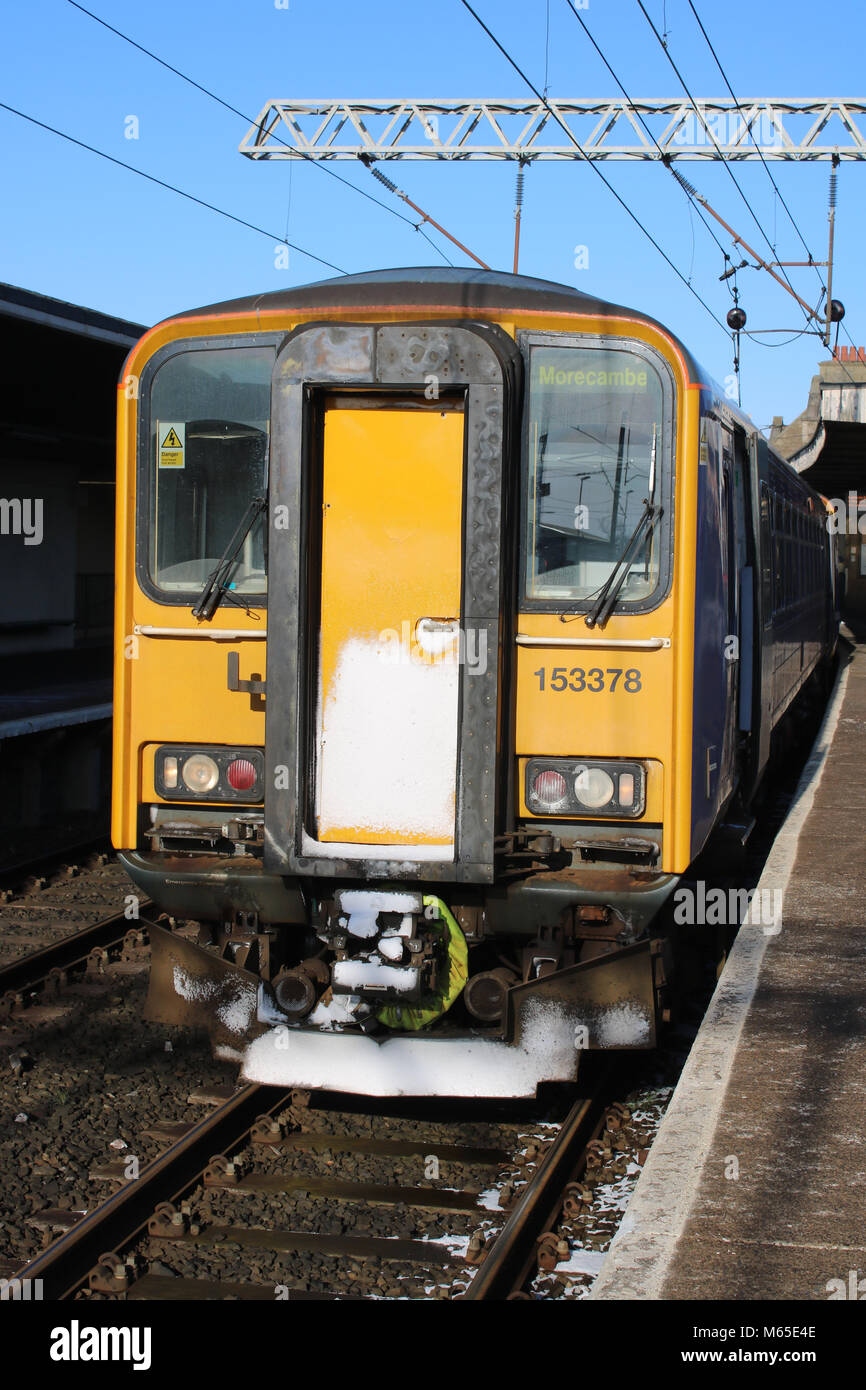 Class 153 super sprinter hi-res stock photography and images - Alamy