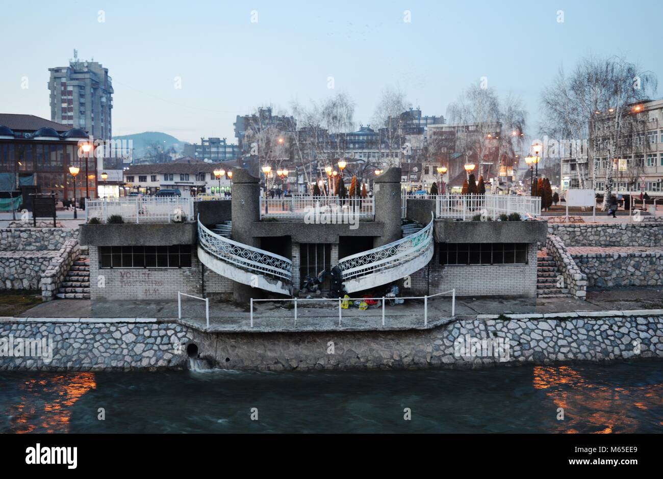 the river bank in the city Stock Photo - Alamy