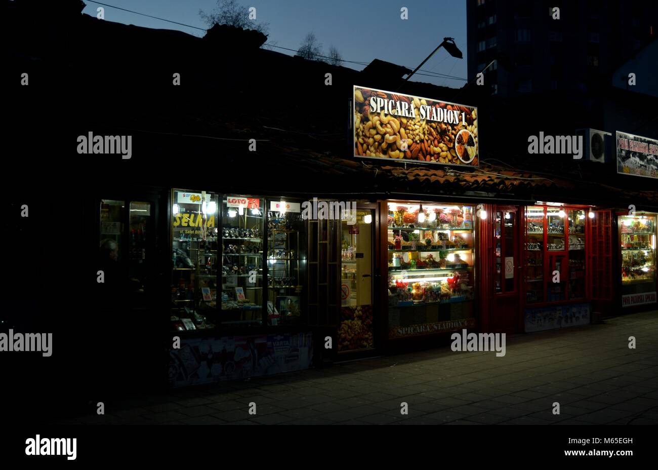 shops in the city Stock Photo - Alamy