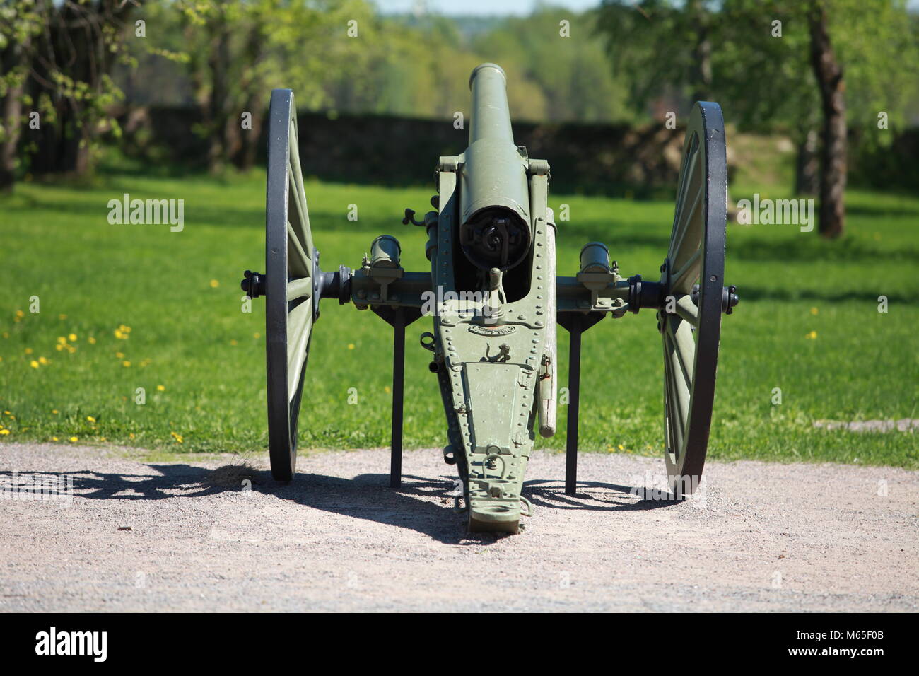 Rear view of artillery hi-res stock photography and images - Alamy