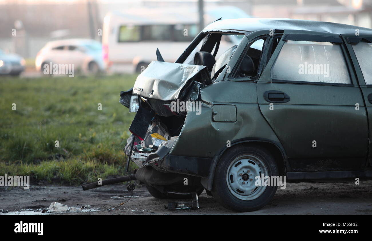 Frontal crash damage hi-res stock photography and images - Alamy