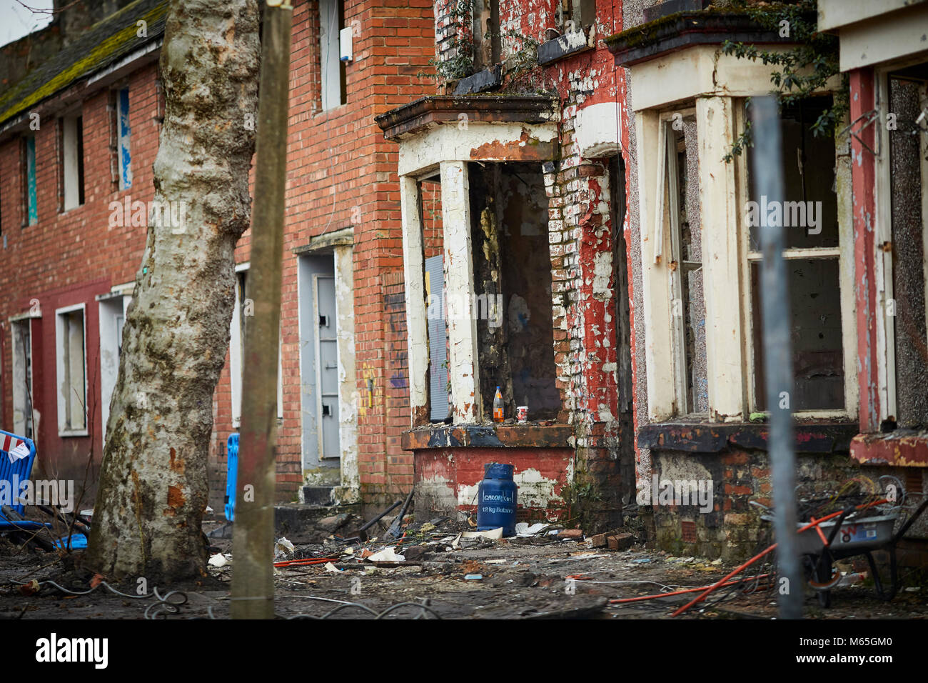 Boarded up houses england hi-res stock photography and images - Alamy