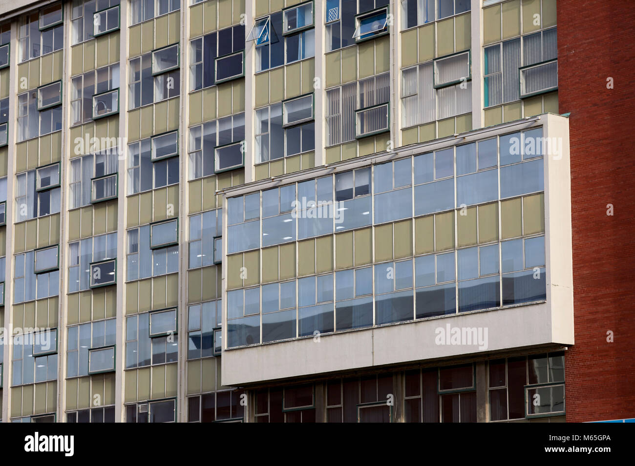 The university of salford logo hi-res stock photography and images - Alamy