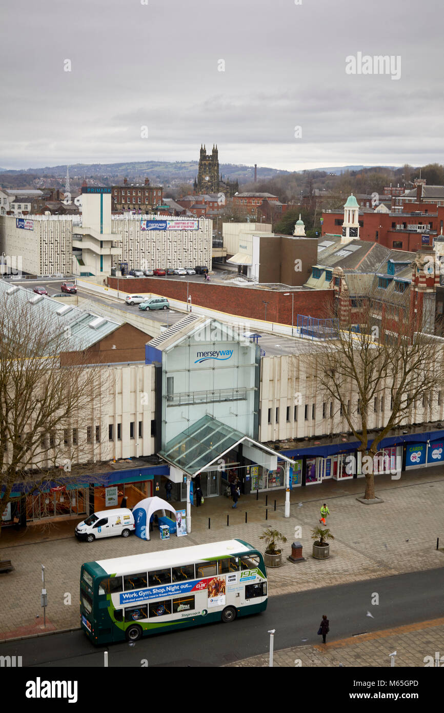 Stockport merseyway shopping precinct town hi-res stock photography and ...