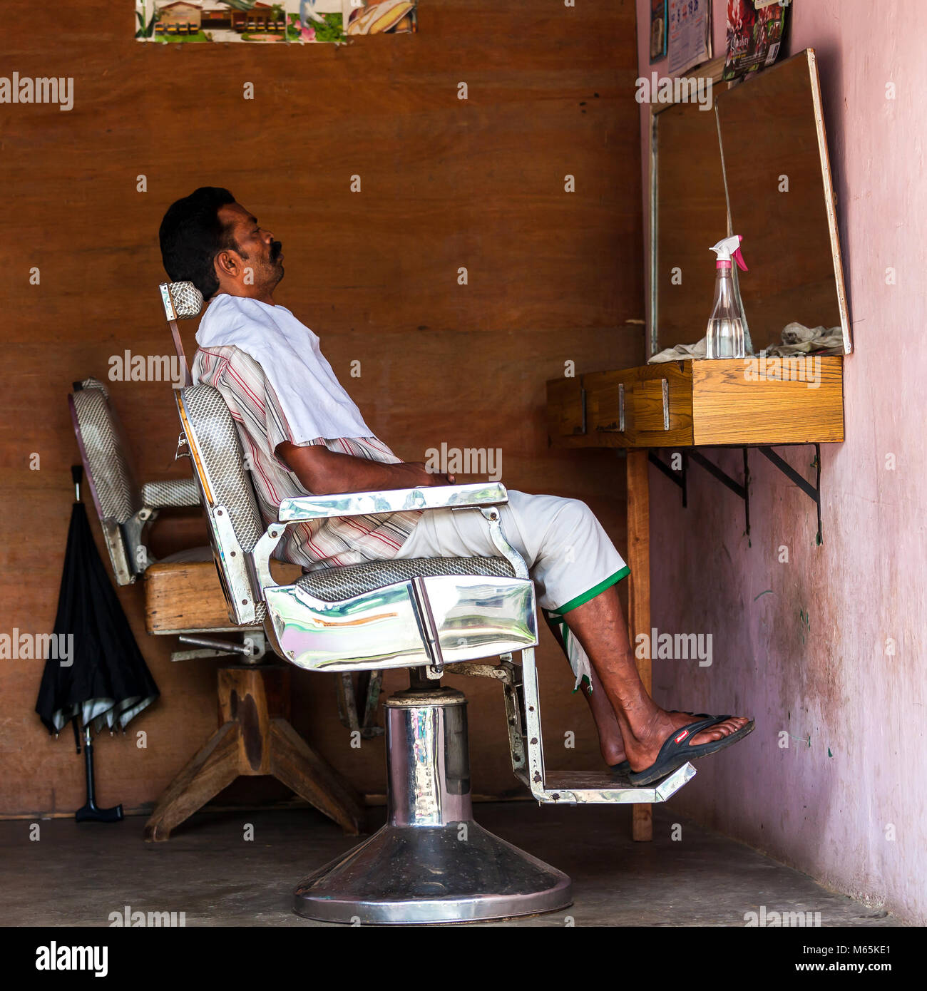Barber shop in india hi-res stock photography and images - Alamy