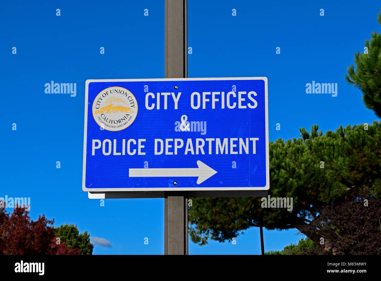 Union City, City offices police department direction arrow sign ...