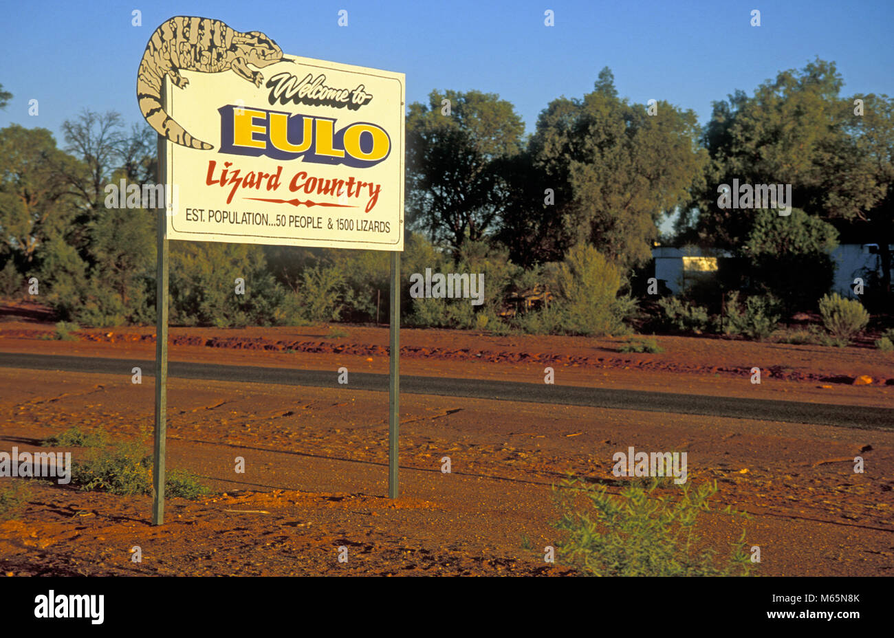 Queensland road sign hi-res stock photography and images - Alamy