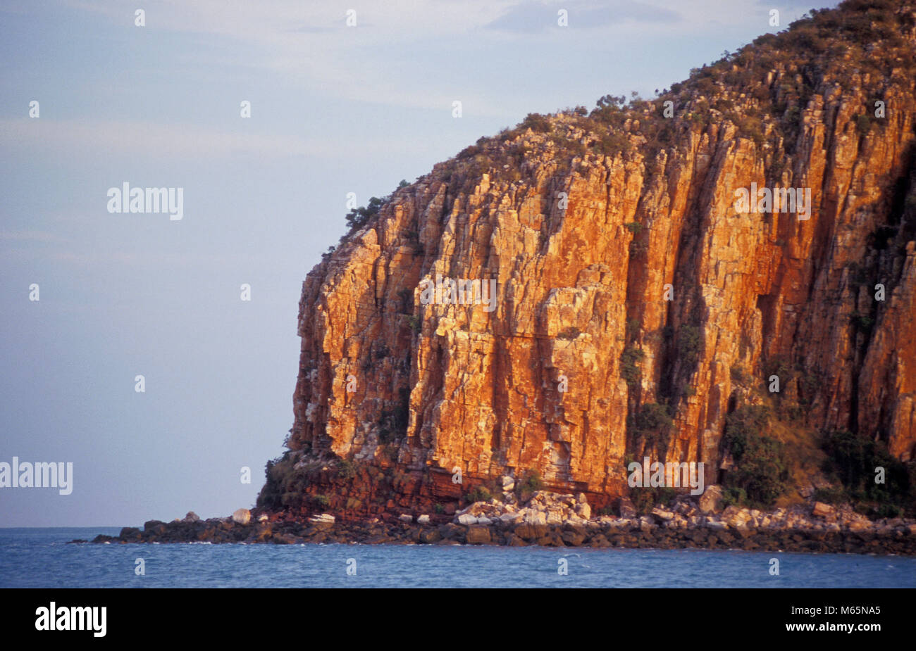 CLOSE-UP OF THE CLIFFS OF STEEP ISLAND IN DOUBTFUL BAY, KIMBERLEYS ...