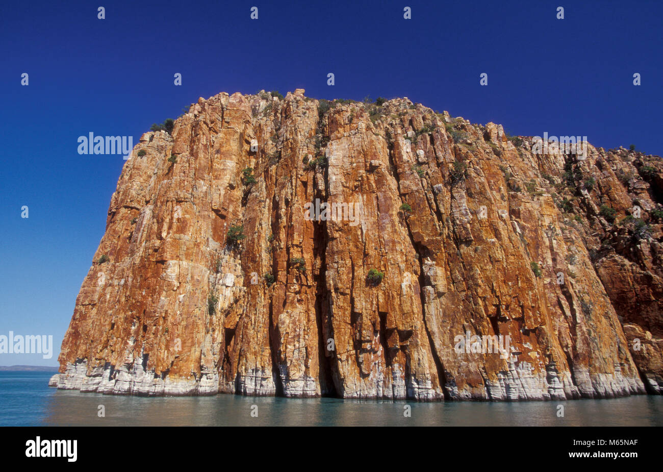 CLOSE-UP OF THE CLIFFS OF STEEP ISLAND IN DOUBTFUL BAY, KIMBERLEYS ...