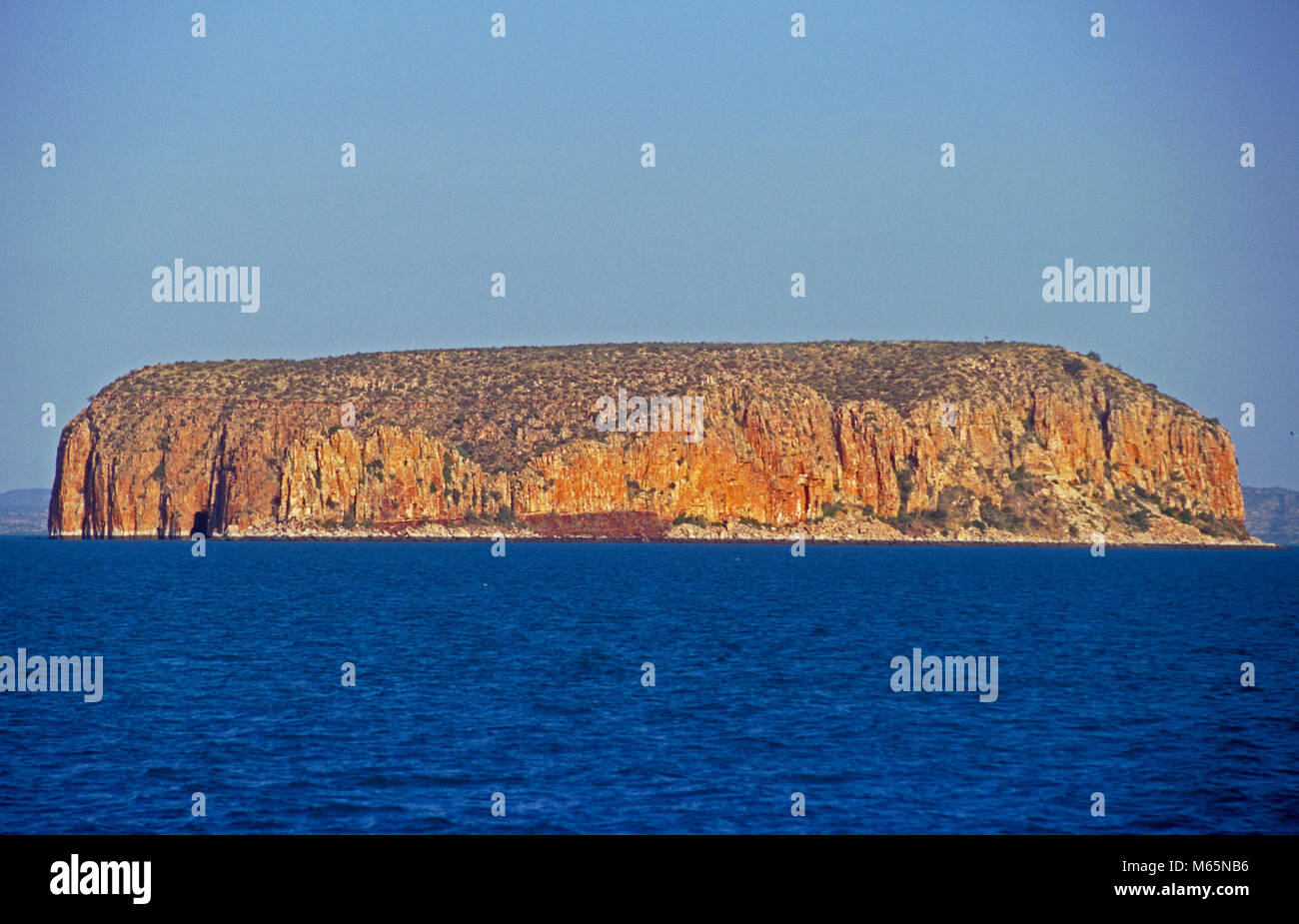 STEEP ISLAND IN DOUBTFUL BAY, KIMBERLEYS, WESTERN AUSTRALIA Stock Photo ...