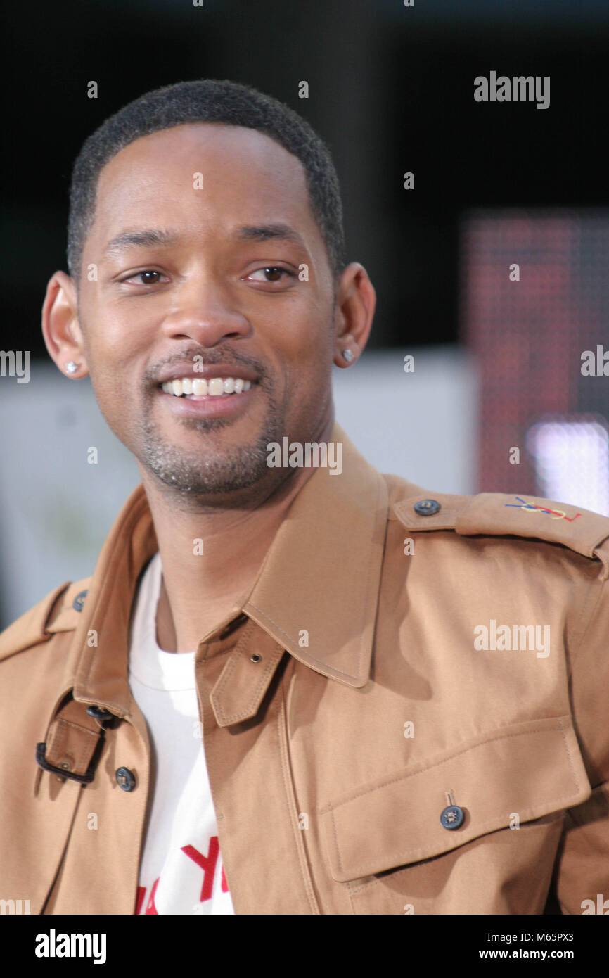 Hollywood movie sets hi-res stock photography and images - Alamy