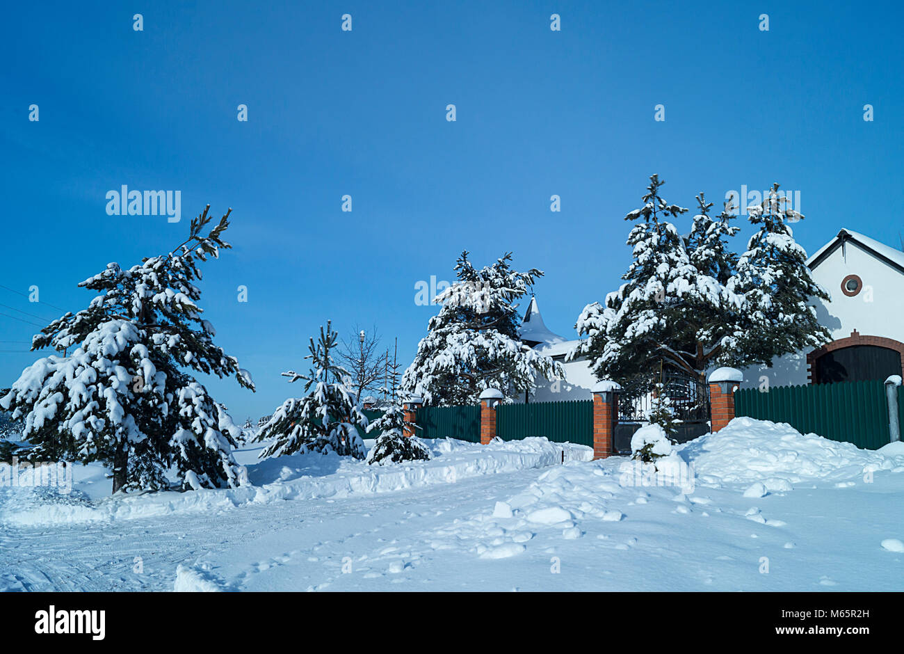Red white and blue winter scene hi-res stock photography and images - Alamy