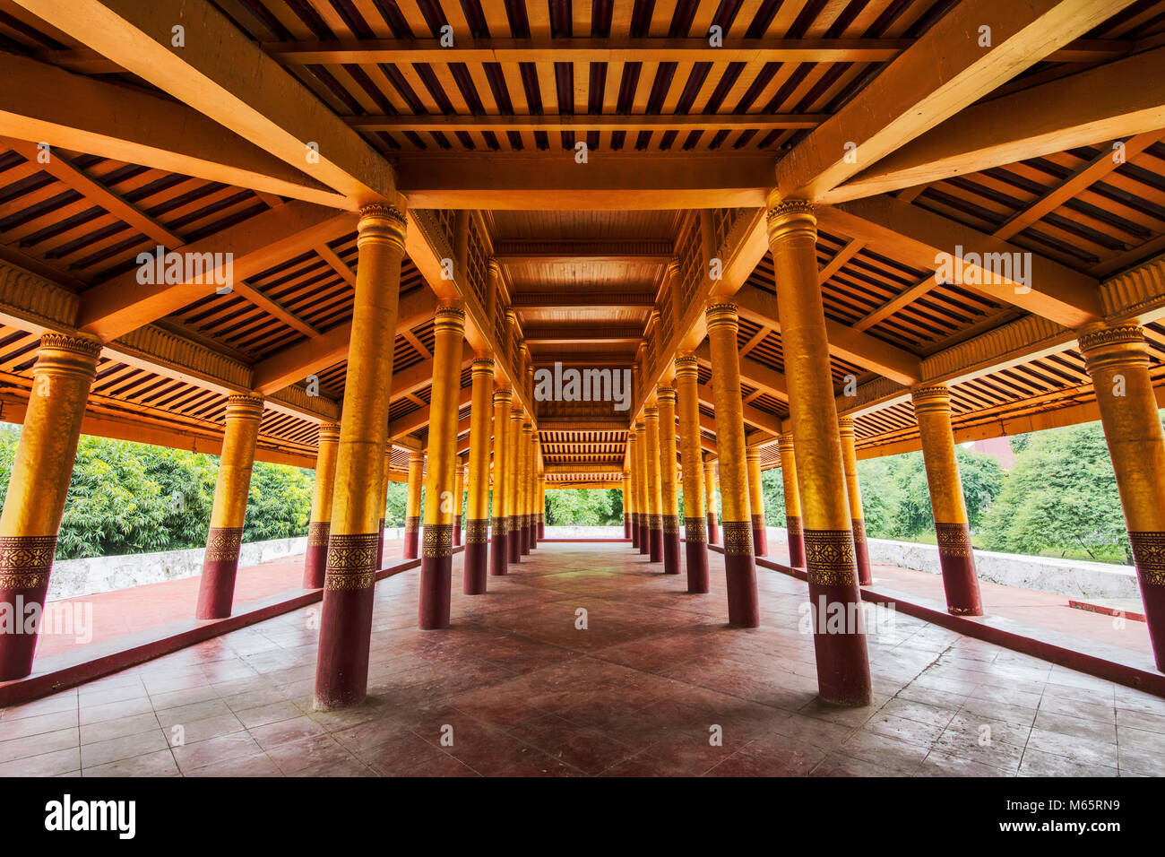 Ancient burmese royalty hi-res stock photography and images - Alamy