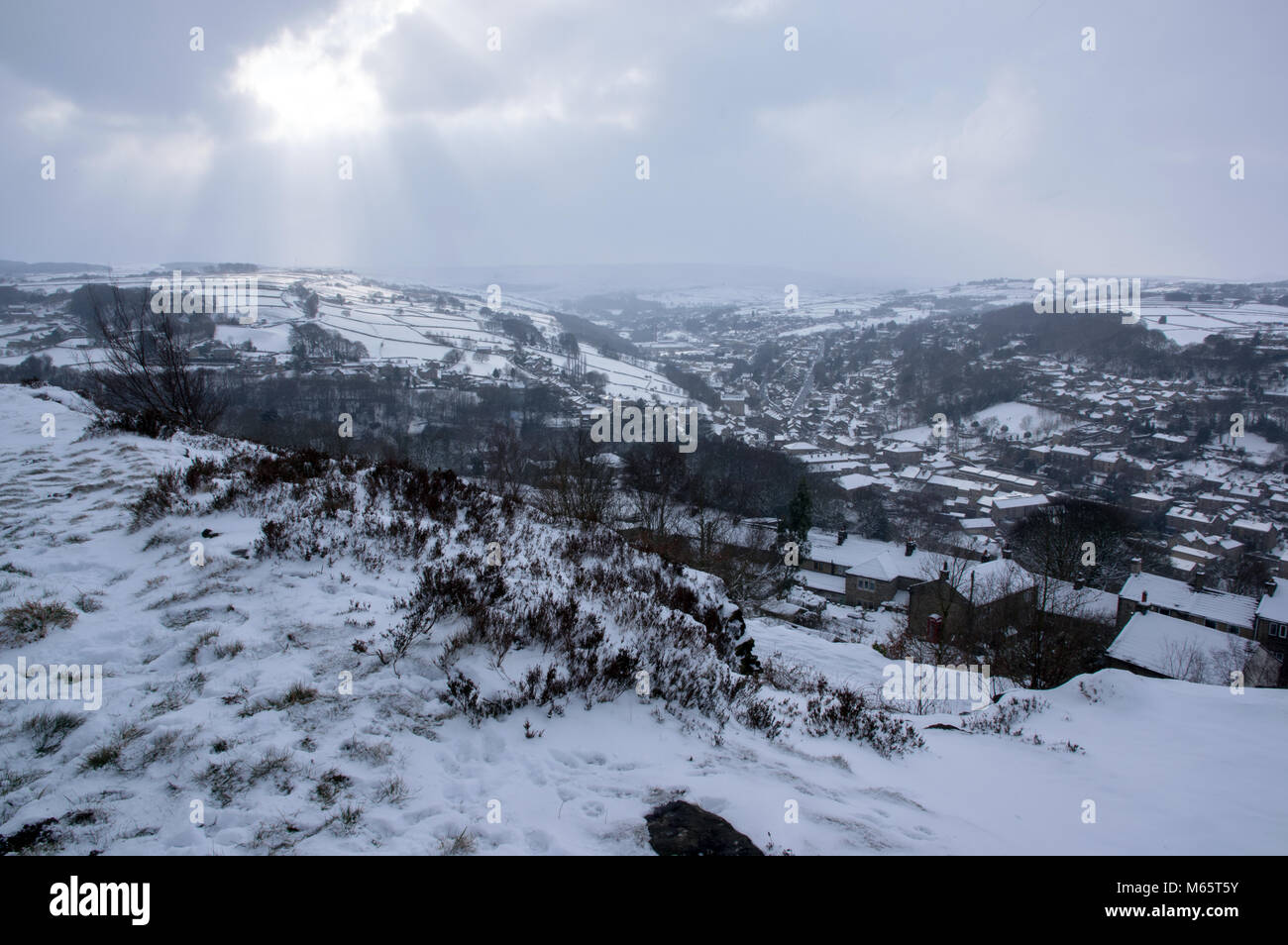 Holmfirth in snow hi-res stock photography and images - Alamy