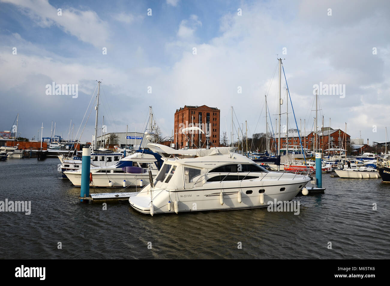 Hull Marina, Kingston Upon Hull, Humber Dock Stock Photo - Alamy