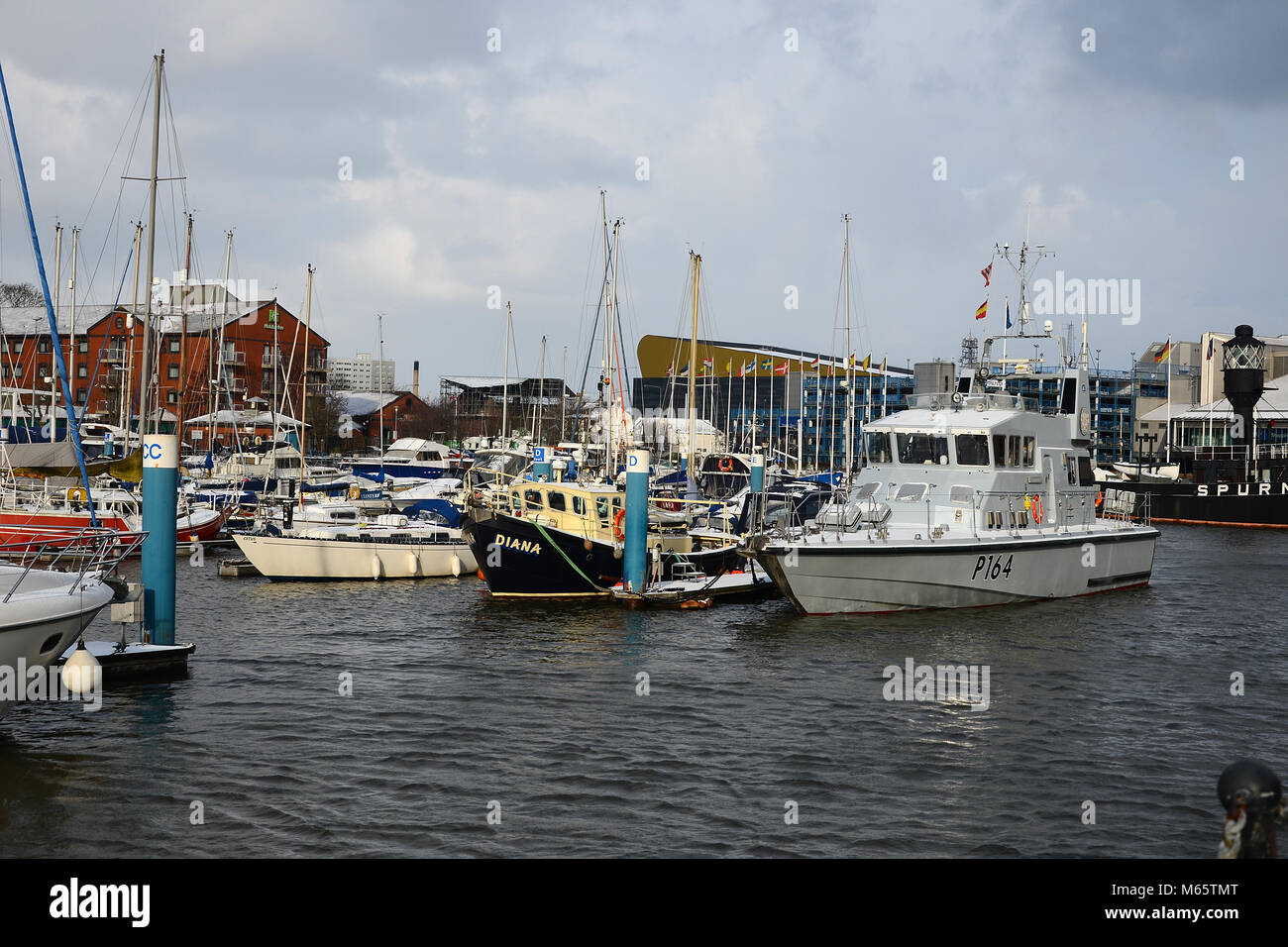 Humber dock basin hi-res stock photography and images - Alamy