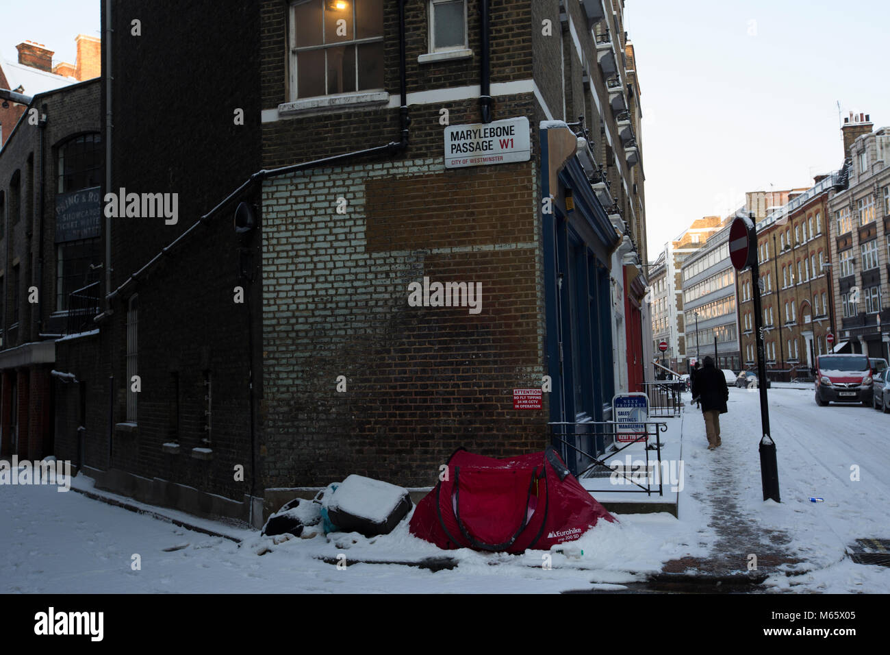 Rough sleepers cold hi-res stock photography and images - Alamy