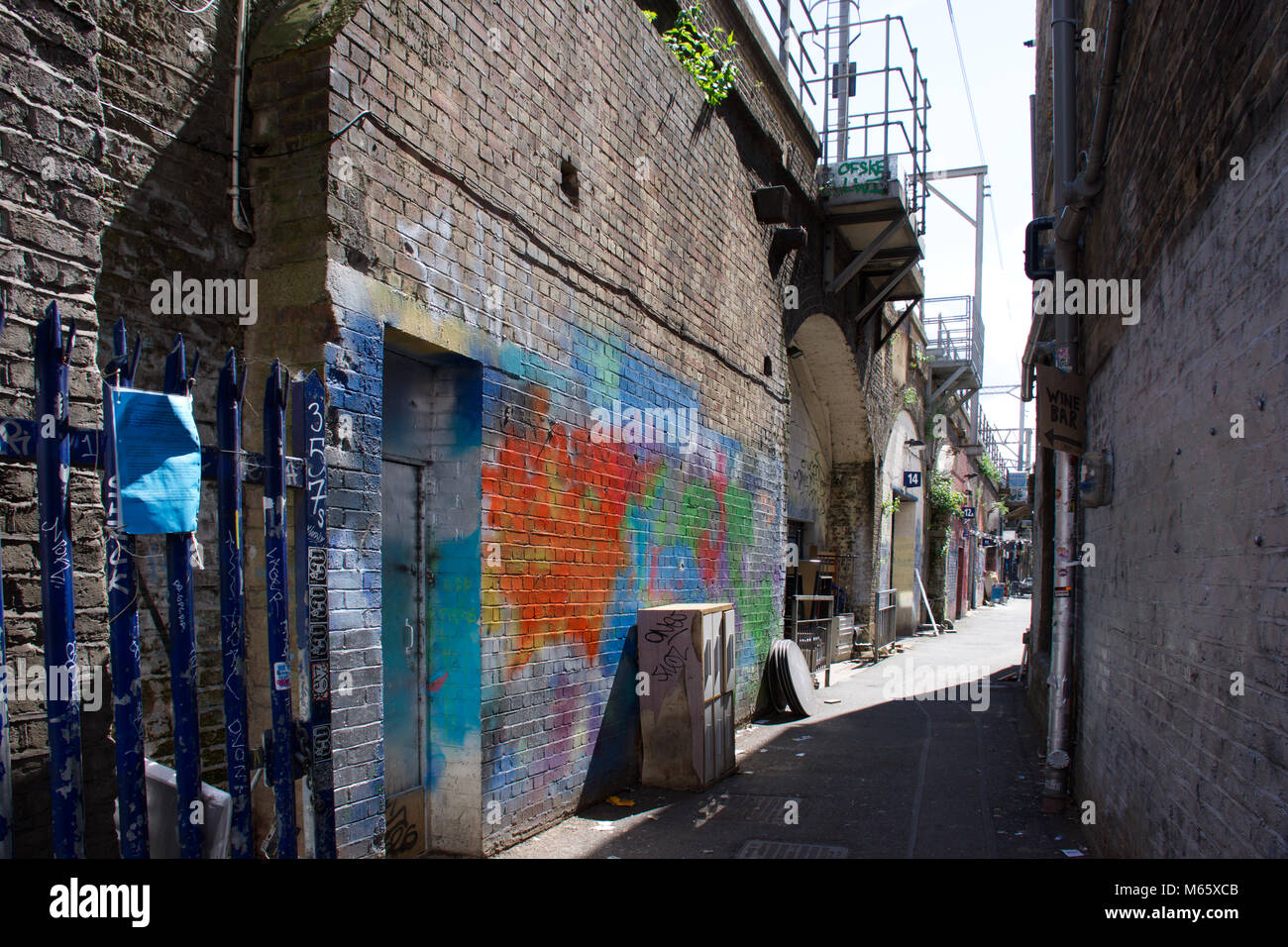 Back alley in london hi-res stock photography and images - Alamy