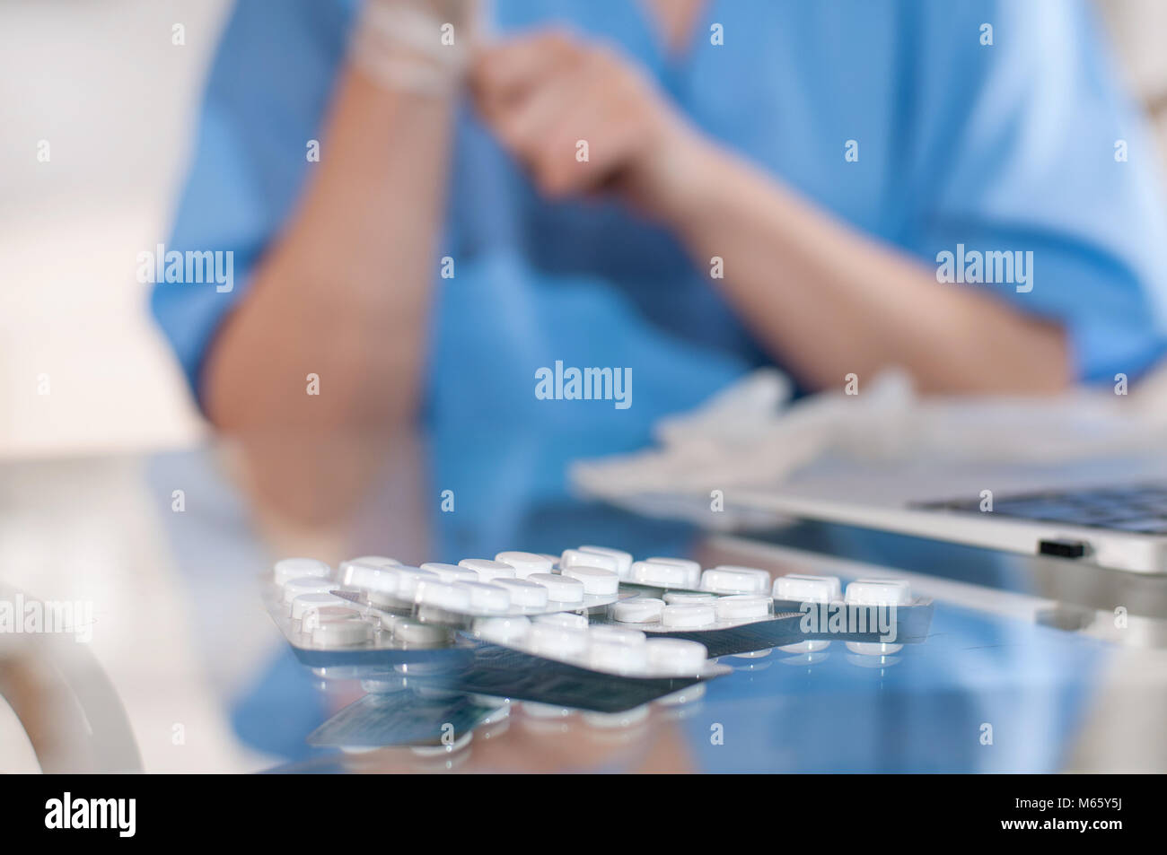 Doctor working in office hospital hi-res stock photography and images ...