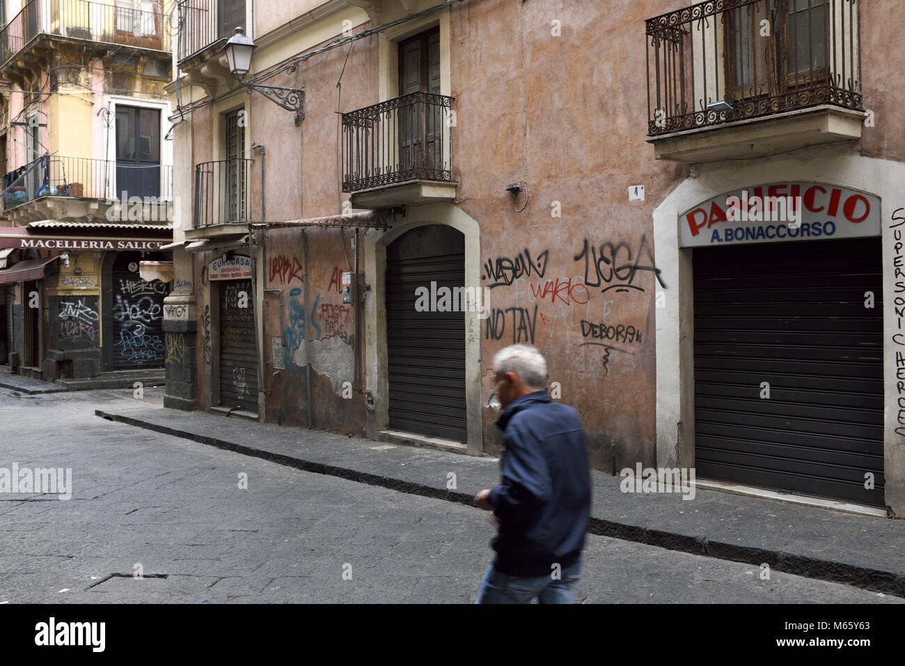 A side street in Catania, Sicily Stock Photo - Alamy