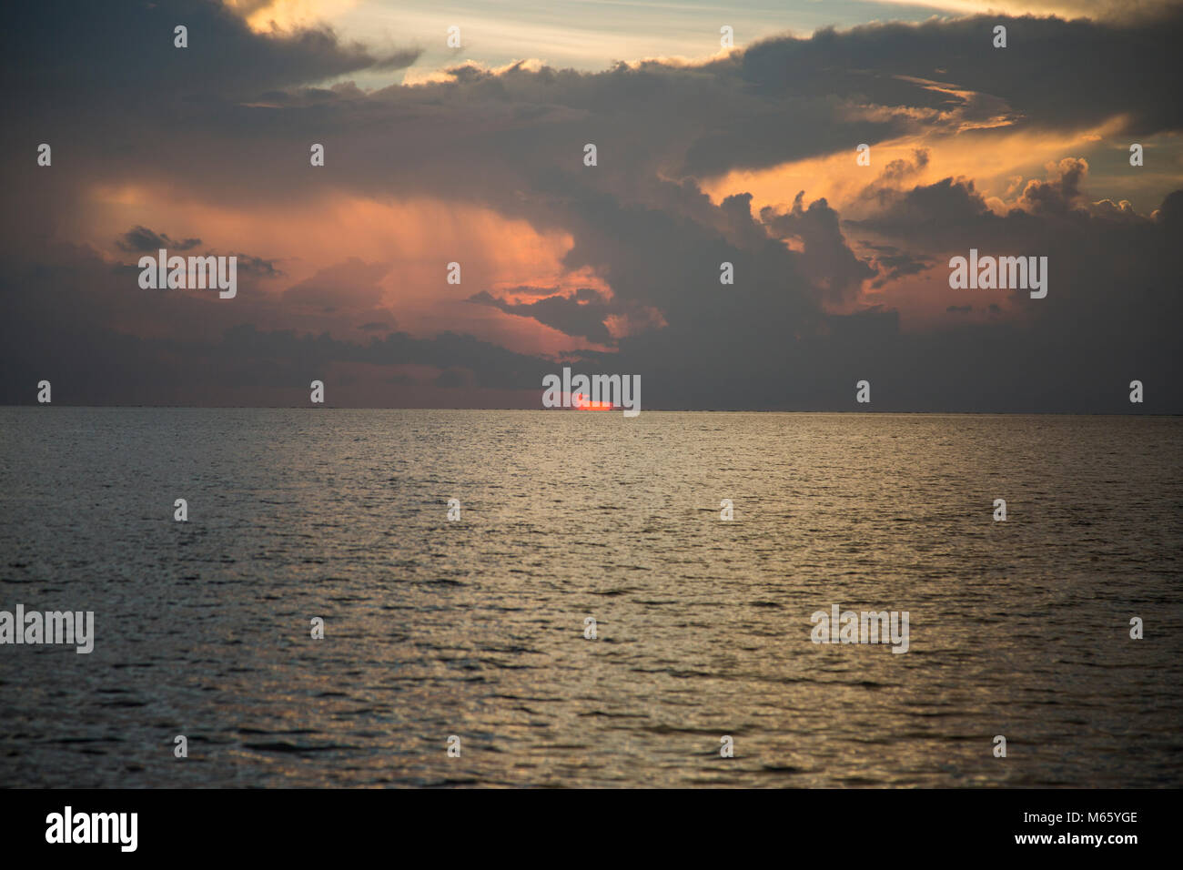 Maldives sun star hi-res stock photography and images - Alamy