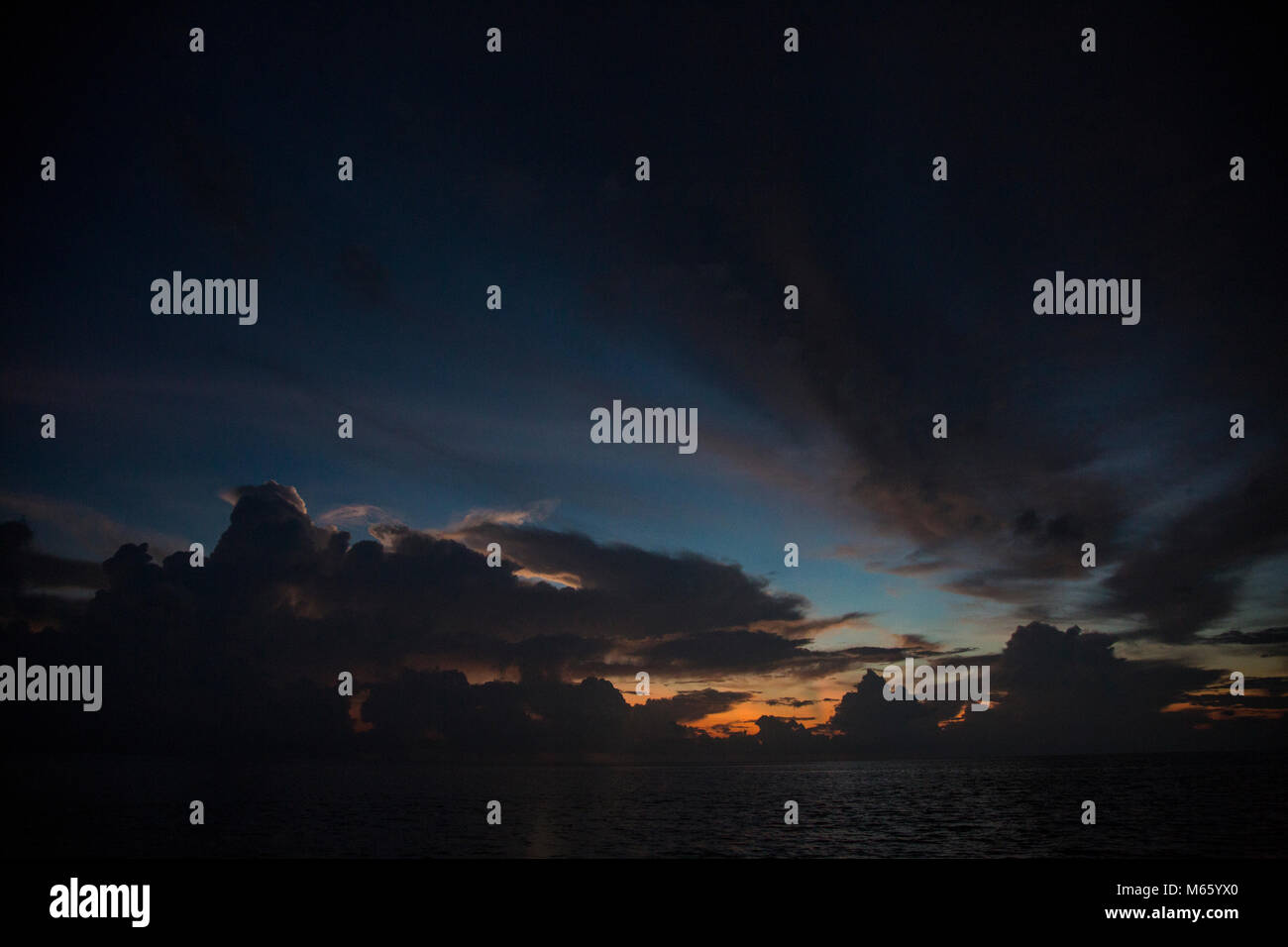 Maldives sun star hi-res stock photography and images - Alamy