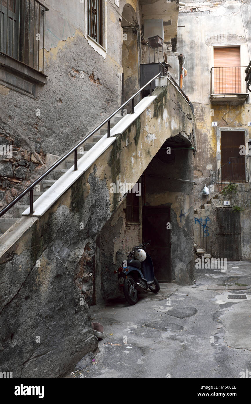A side street in Catania, Sicily Stock Photo - Alamy