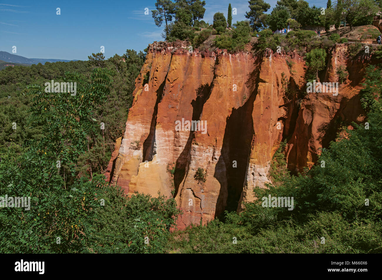 Undercut rocks hi-res stock photography and images - Alamy