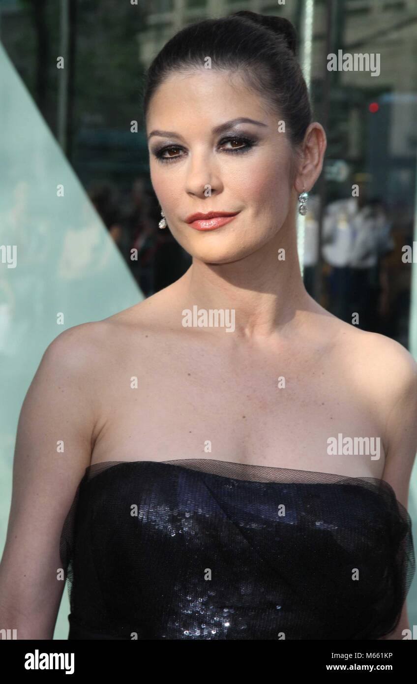 New York City 2010 FILE PHOTO CATHERINE ZETA JONES Photo by John ...
