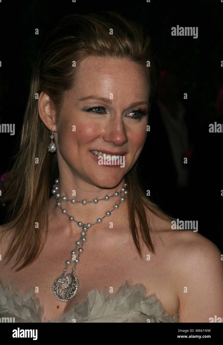 Laura linney red carpet hi-res stock photography and images - Alamy