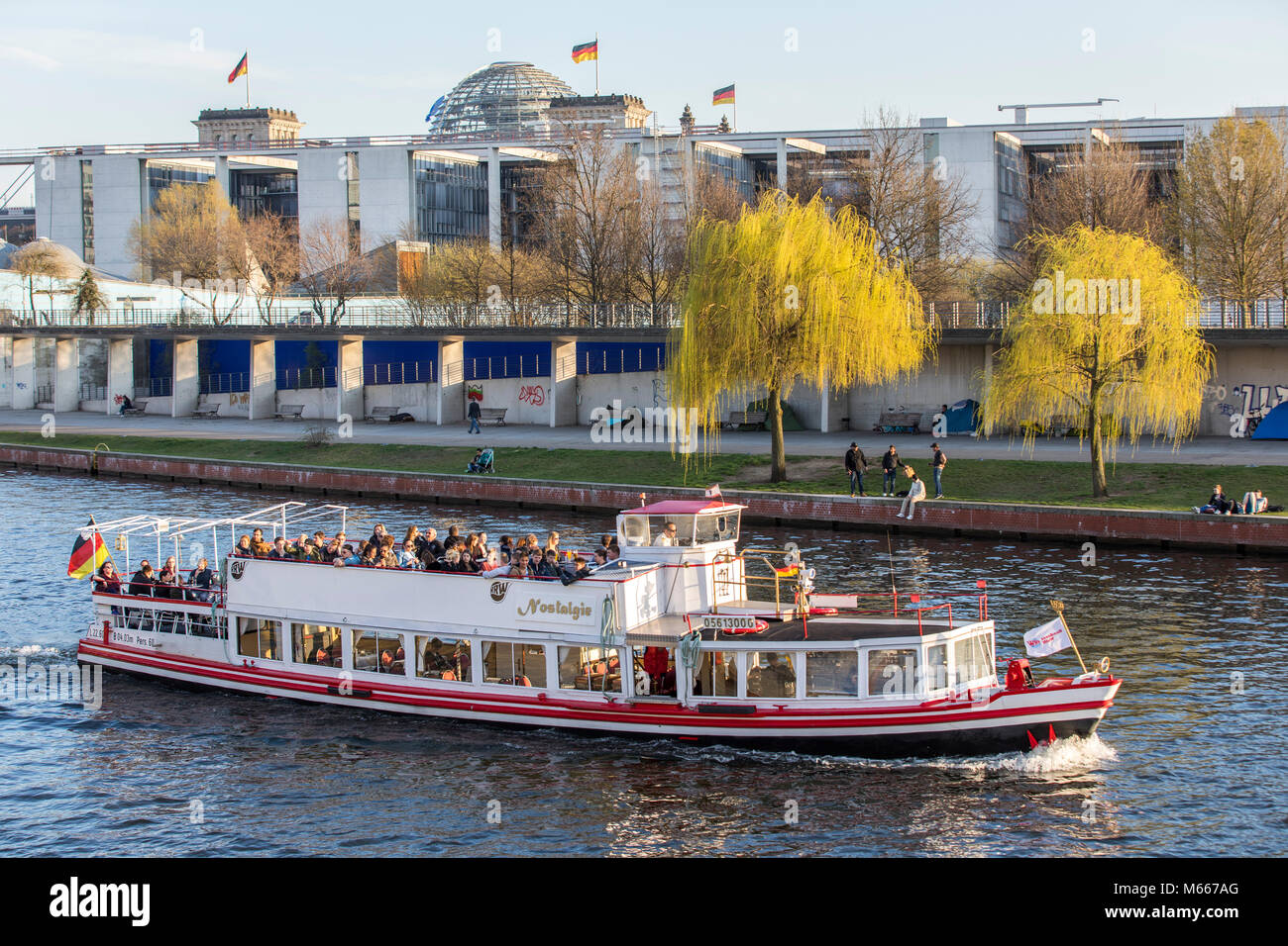 Berlin, Spreebogen, cruise ship, river Spree, Bundestag, Reichstag ...
