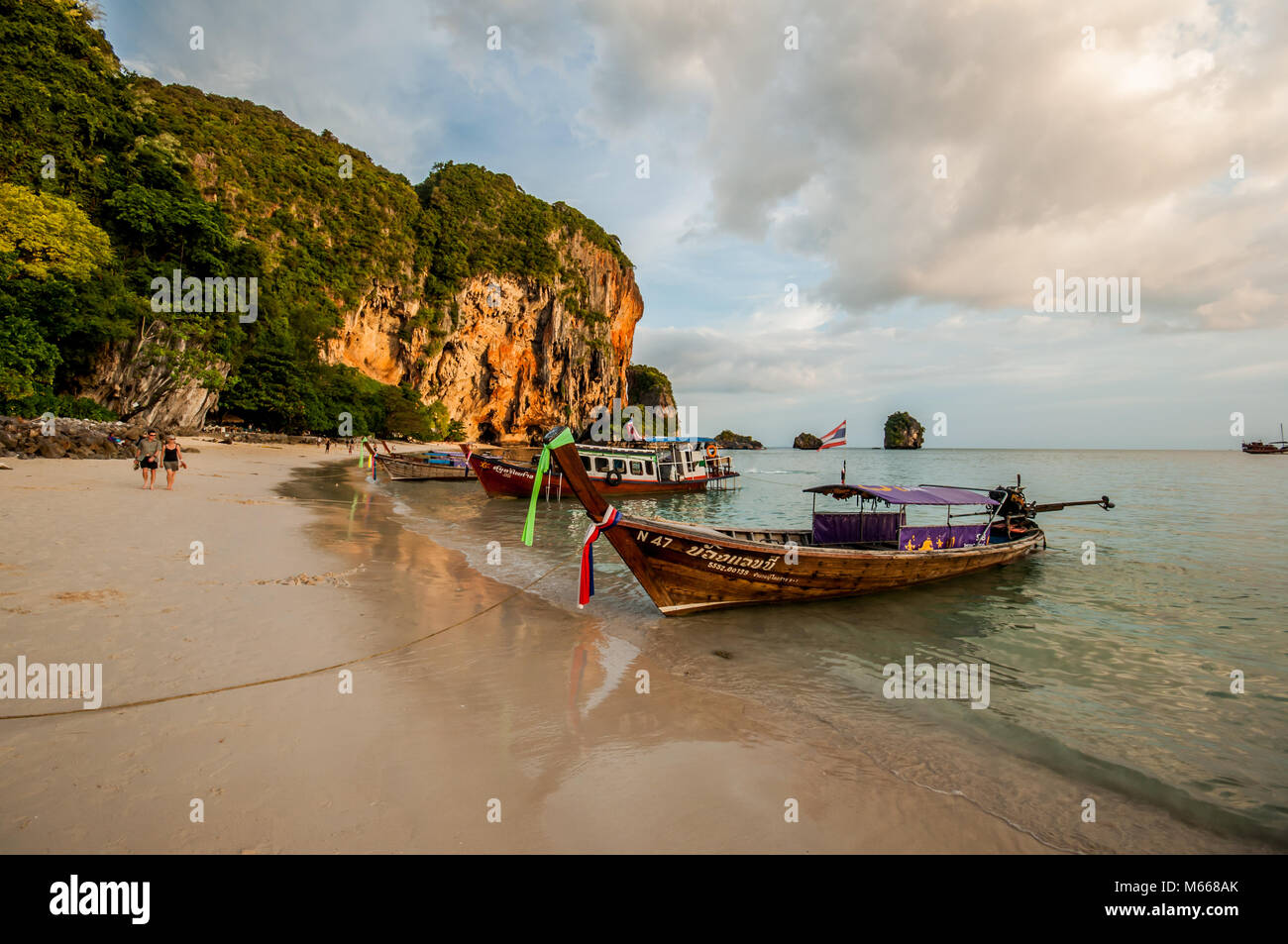 Sunset at Ao Phra Nang Bay, Railay Beach, Tonsay Beach, Krabi Province ...