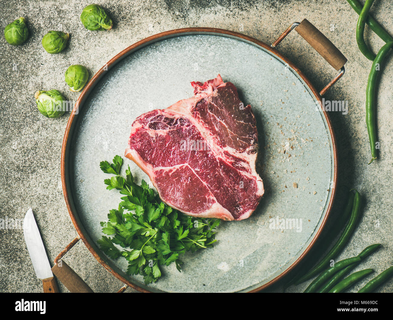 Dry aged t bone hi-res stock photography and images - Alamy