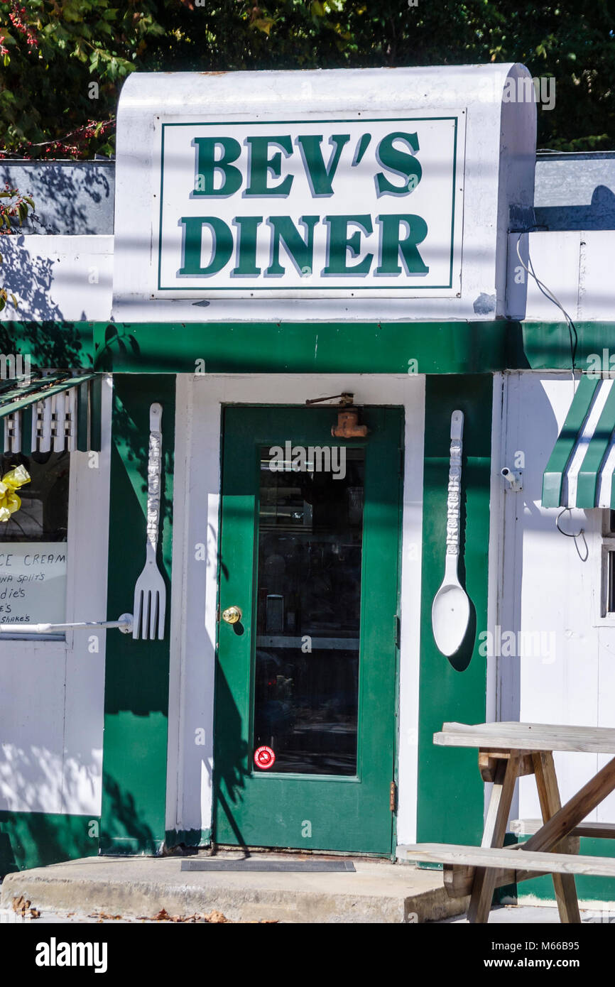 White sulphur springs hi-res stock photography and images - Alamy