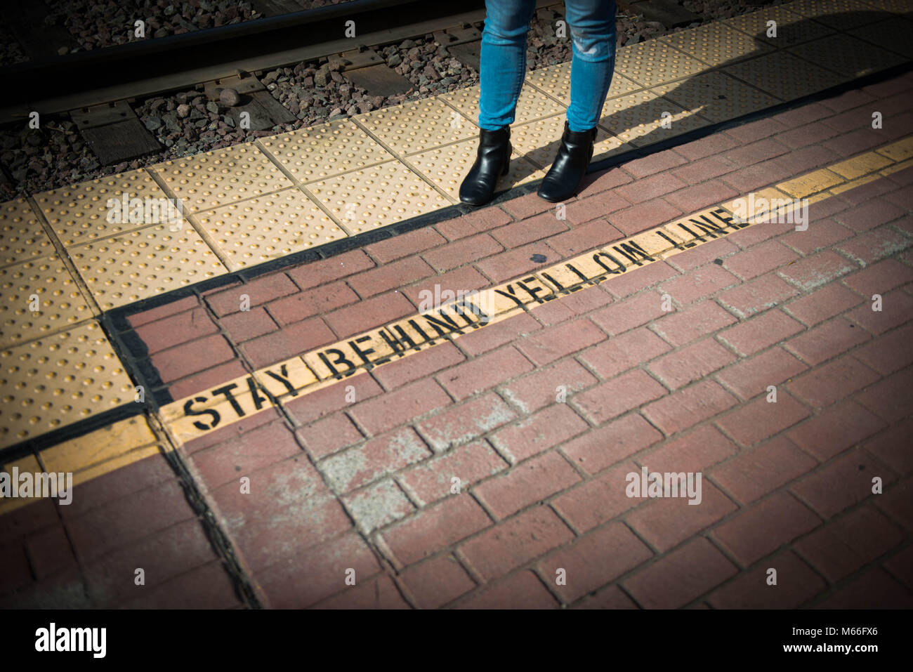 Legs behind hi-res stock photography and images - Alamy