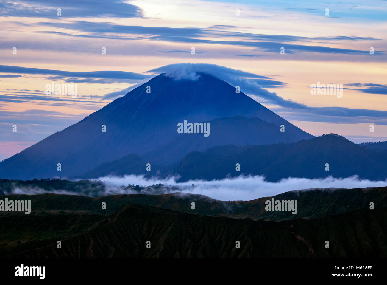 Mount Semeru Stock Photos & Mount Semeru Stock Images - Alamy