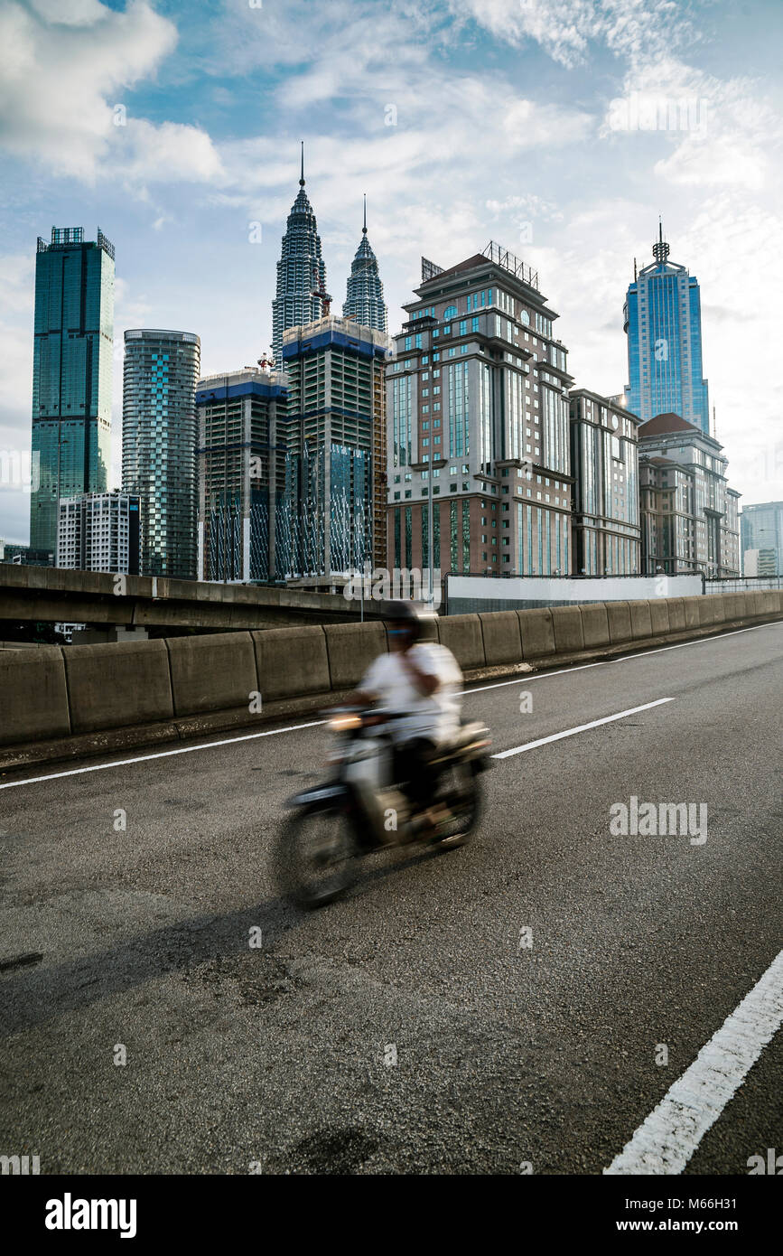 Man riding motorcycle side view hi-res stock photography and images - Alamy