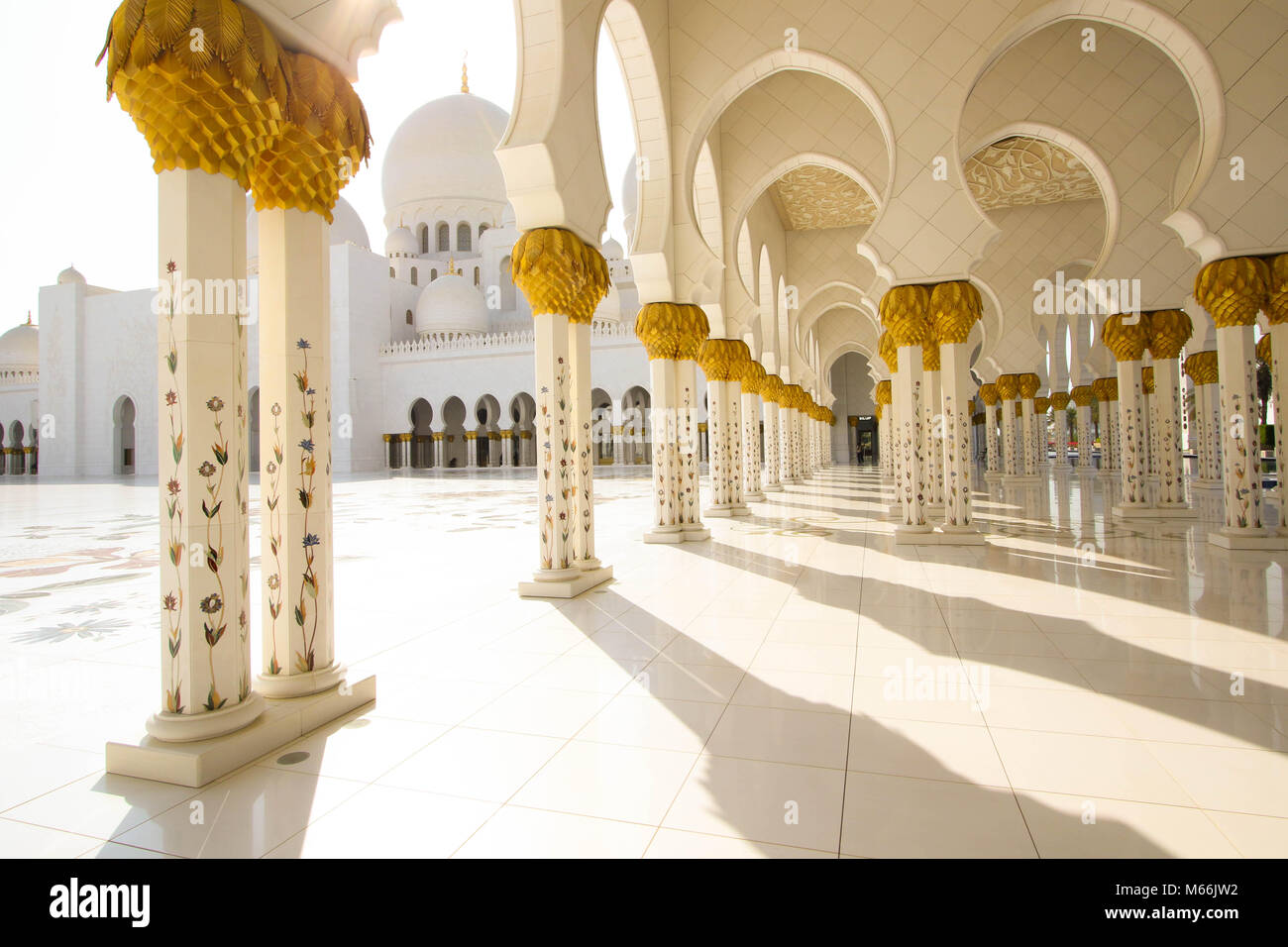 Sheikh Zayed Mosque Stock Photo - Alamy