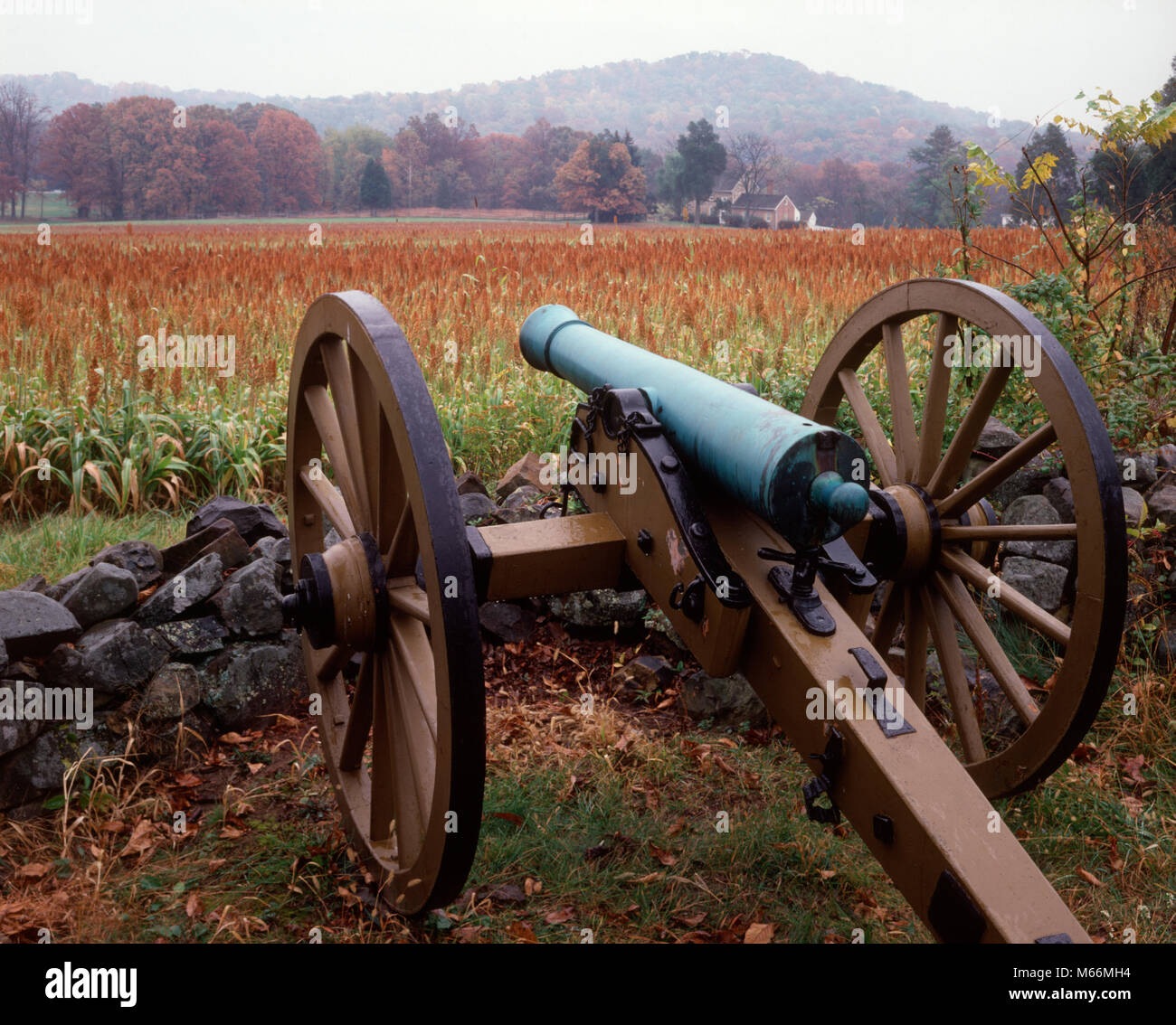Fall at gettysburg civil war battlefield hi-res stock photography and ...