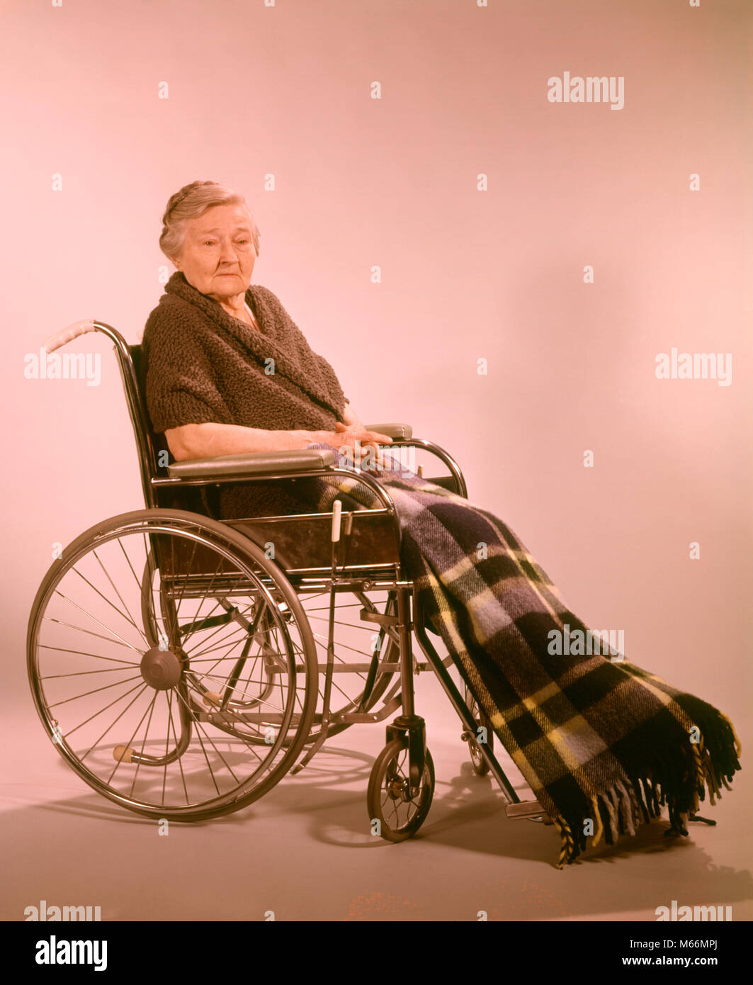 Elderly ladies 1960s hi-res stock photography and images - Alamy