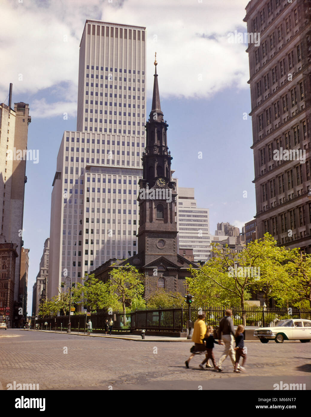 New york skyline 1960s hi-res stock photography and images - Alamy