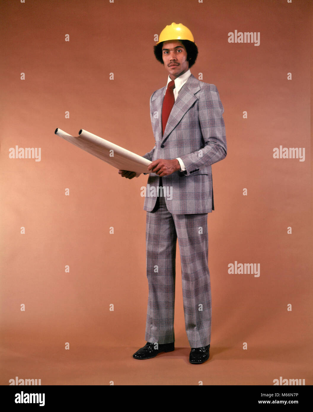 1970s mens fashion hi-res stock photography and images - Alamy