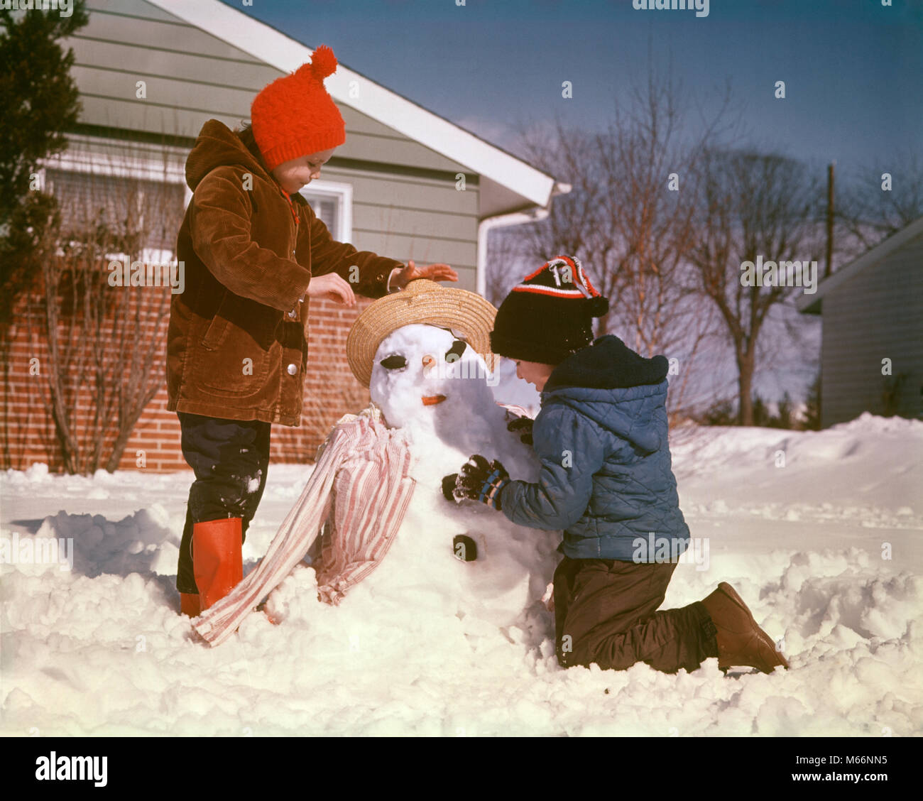 Playing girls children 1970s hi-res stock photography and images - Alamy
