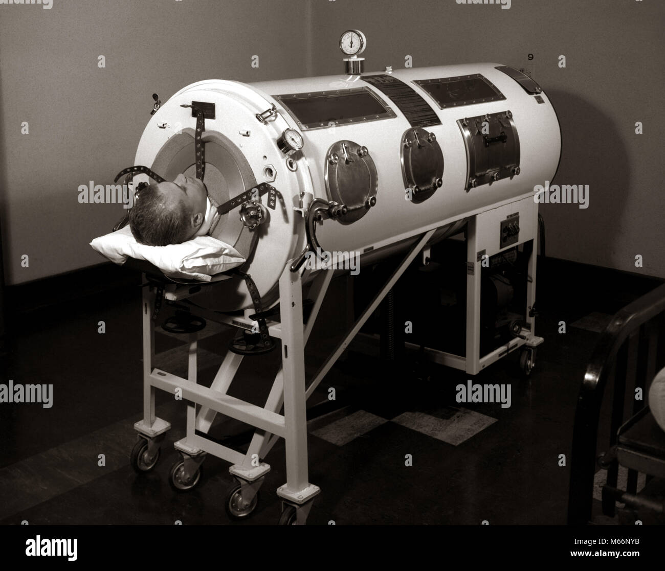 Iron lung High Resolution Stock Photography and Images - Alamy