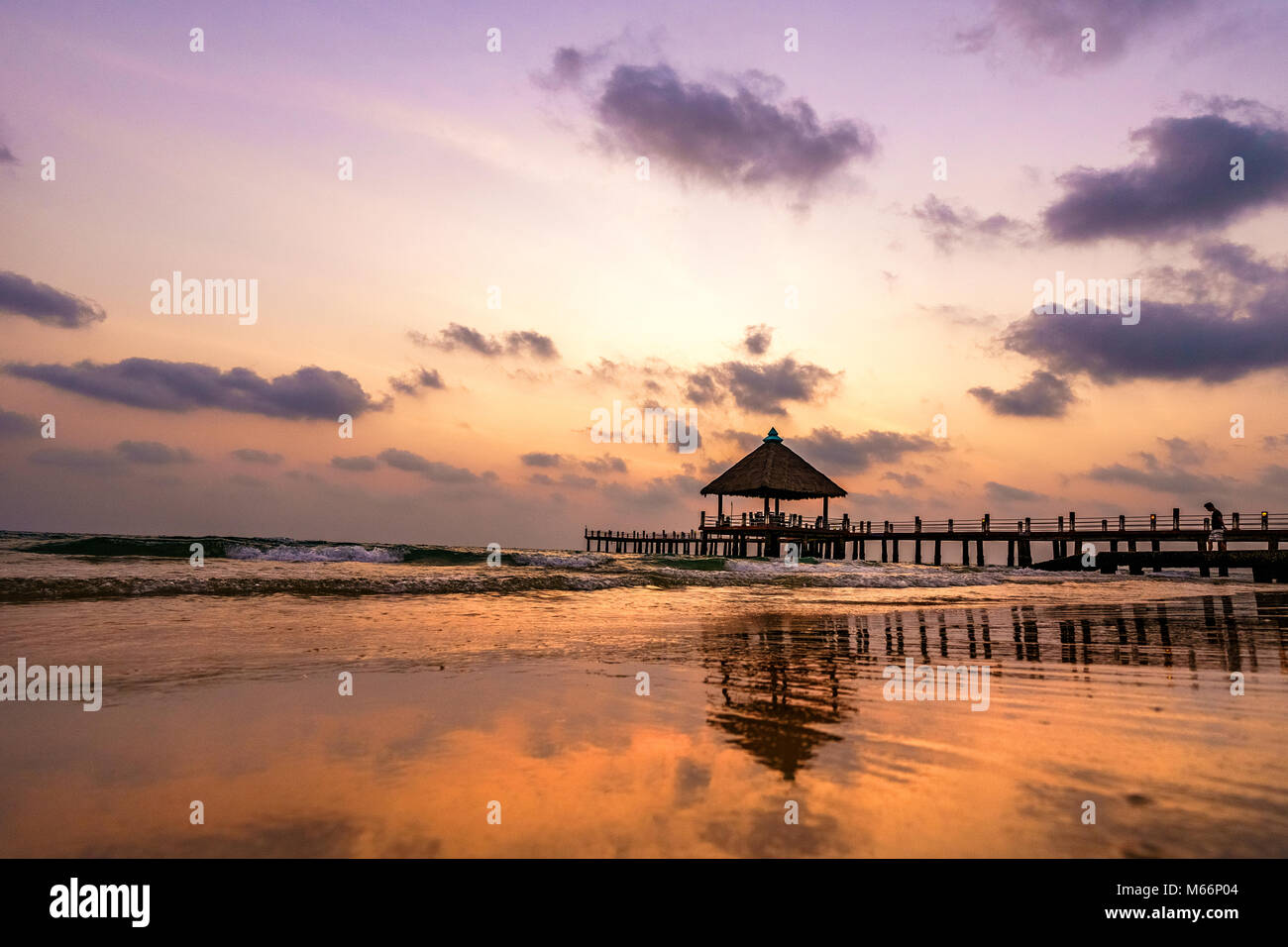 Sunset at Independence beach, Sihanoukville, Cambodia Stock Photo - Alamy