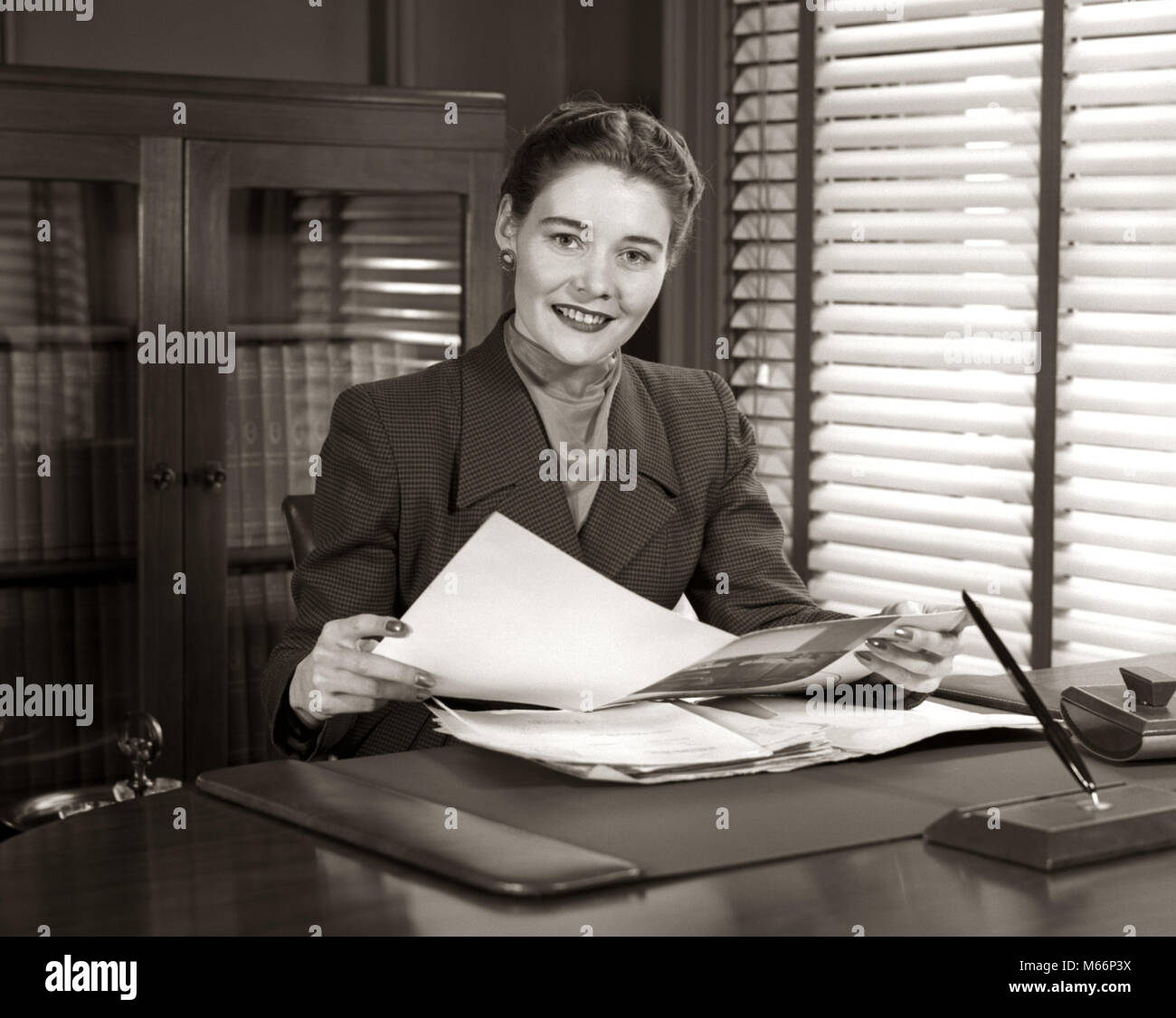 Child worker 1950s hi-res stock photography and images - Alamy