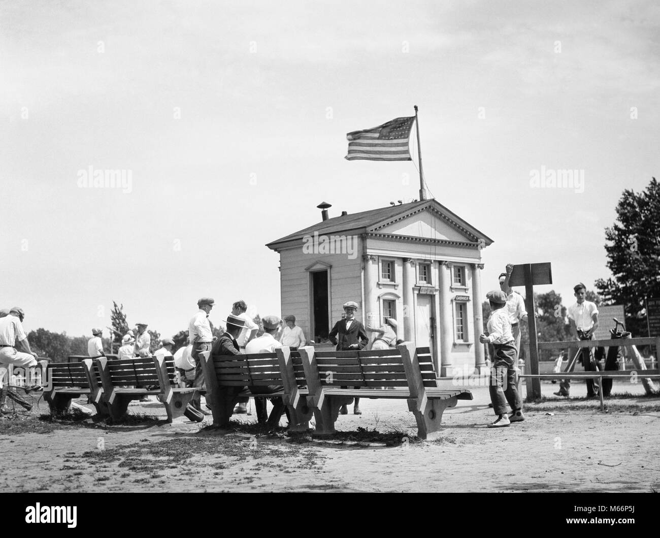 People in st louis Black and White Stock Photos & Images - Alamy