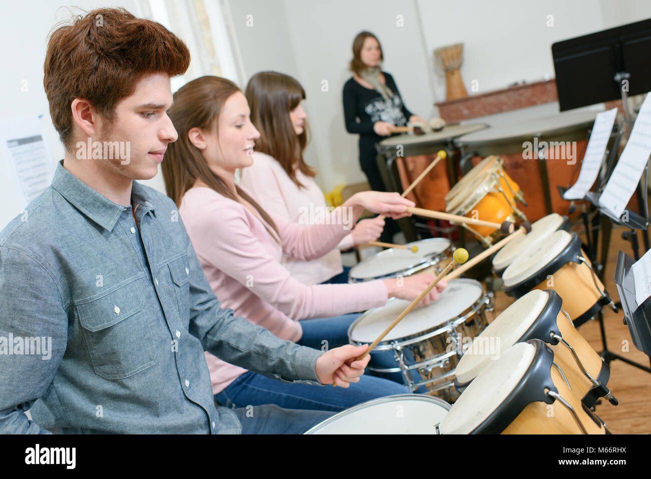 High school orchestra class hi-res stock photography and images - Alamy